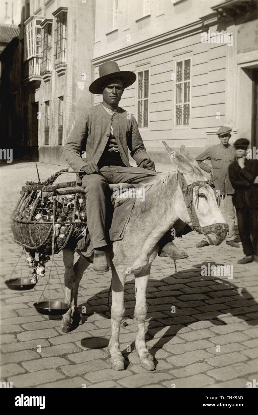 Peddler hi-res stock photography and images - Alamy