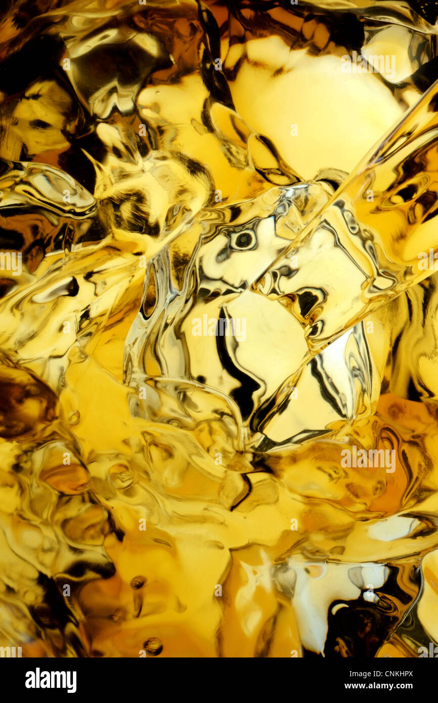 Pouring whiskey hi-res stock photography and images - Alamy