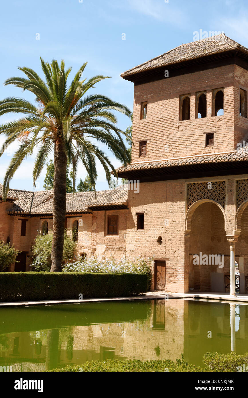 Ladies Tower (Torre de las Damas) and Gardens of the Partal at the ...