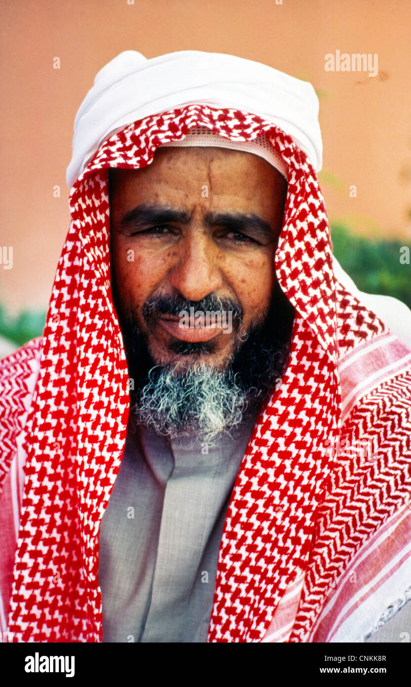 Saudi Arabia Portrait Of Arab With Beard Stock Photo - Alamy