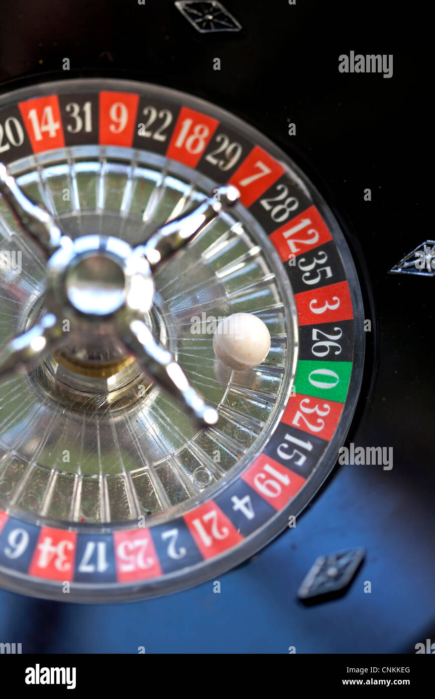Roulette game table and game chips Stock Photo - Alamy