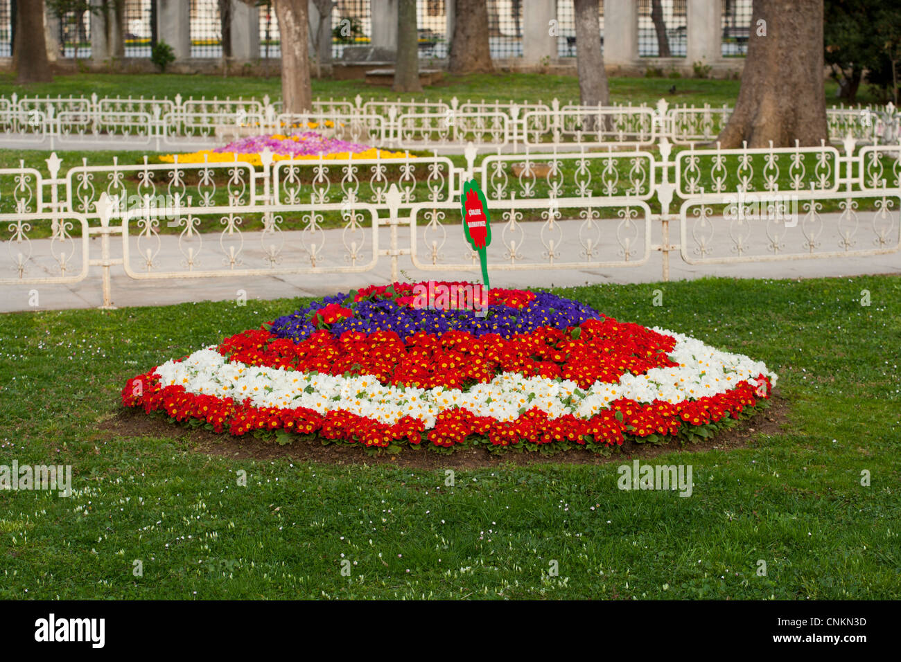 Mosque gardens in istanbul hi-res stock photography and images - Alamy