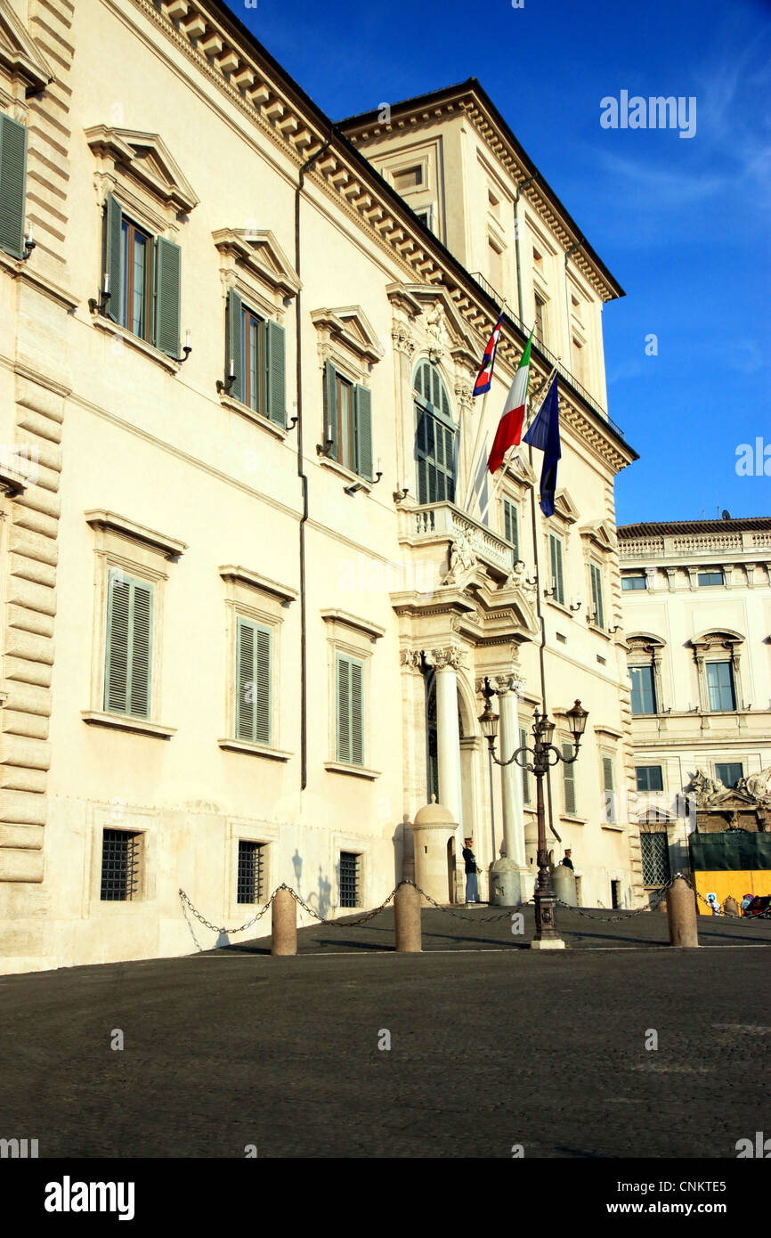 Rome quirinale square hi-res stock photography and images - Alamy