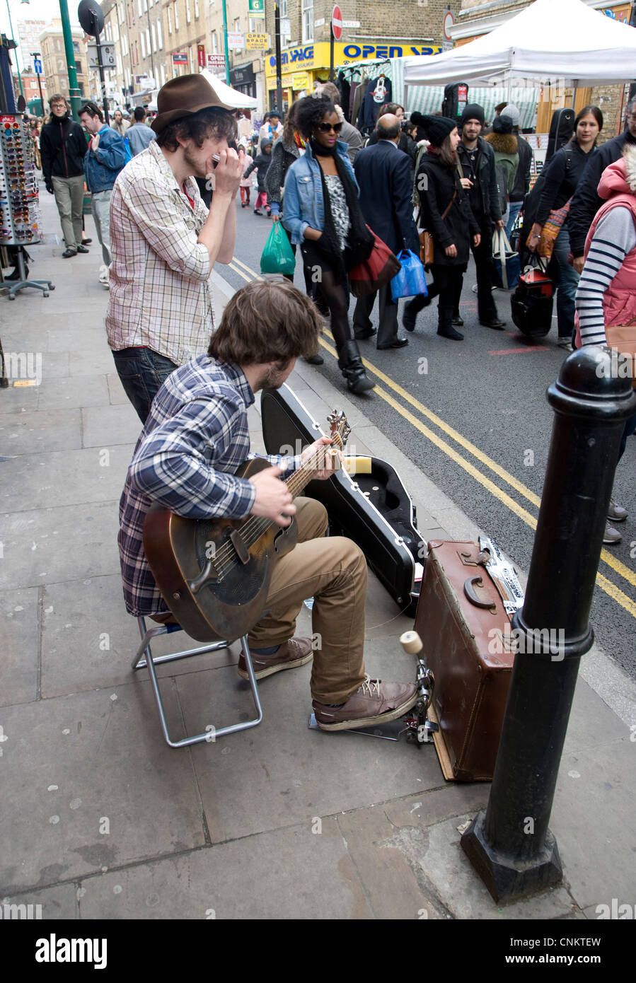 Street musicians buskers hi-res stock photography and images - Alamy