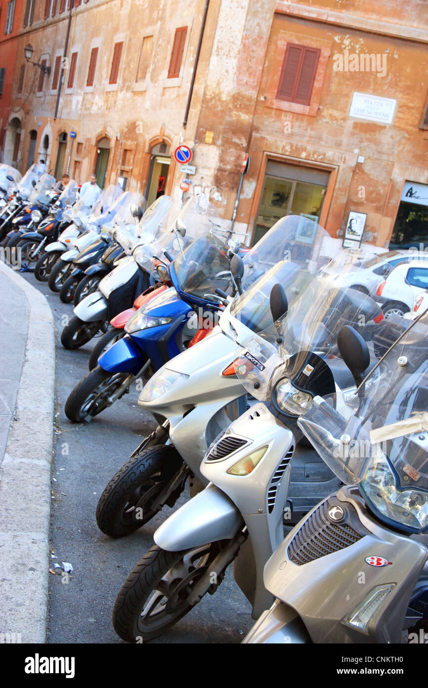 Mopeds italy hi-res stock photography and images - Alamy