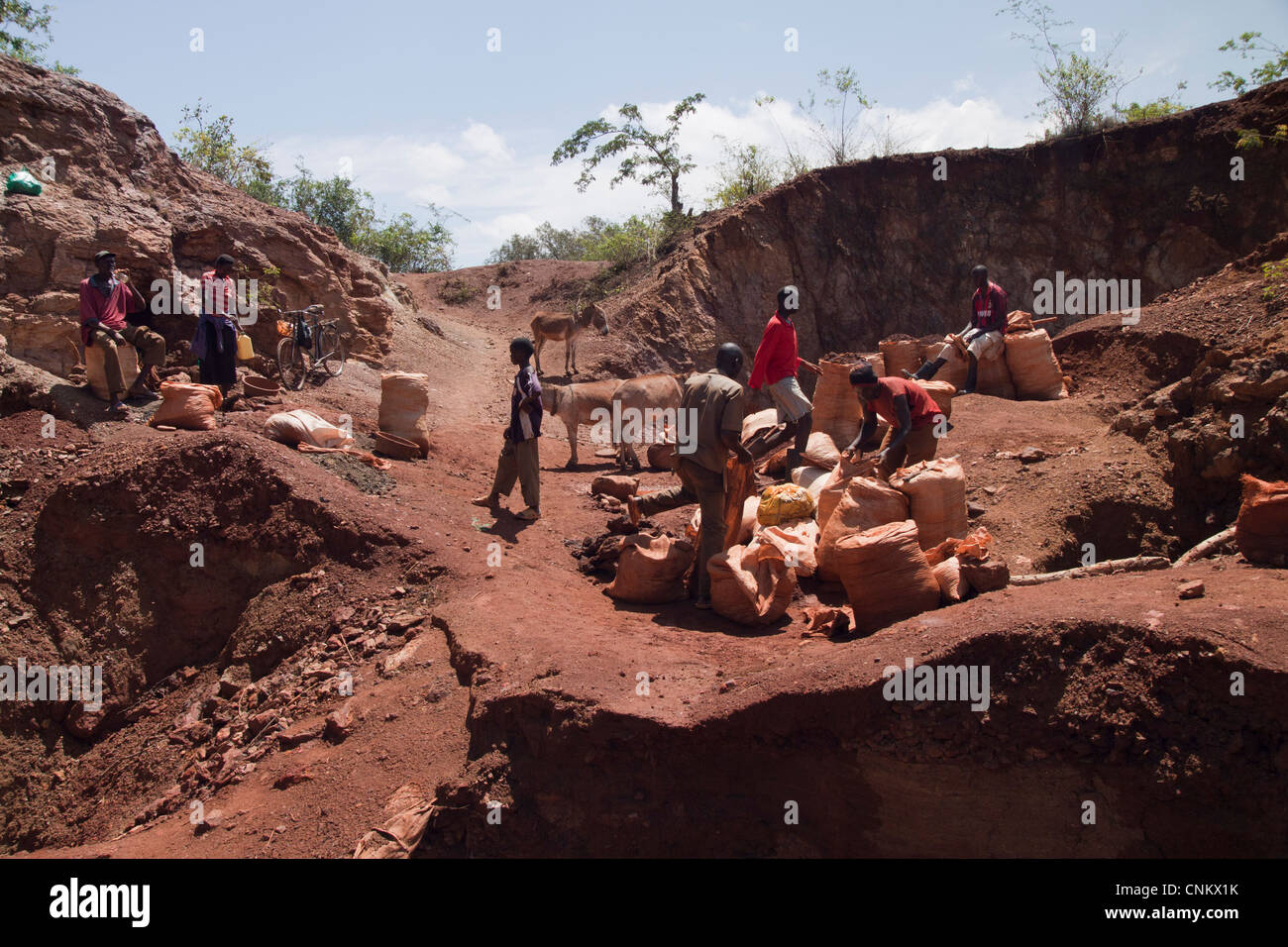 Artisanal mining hi-res stock photography and images - Alamy
