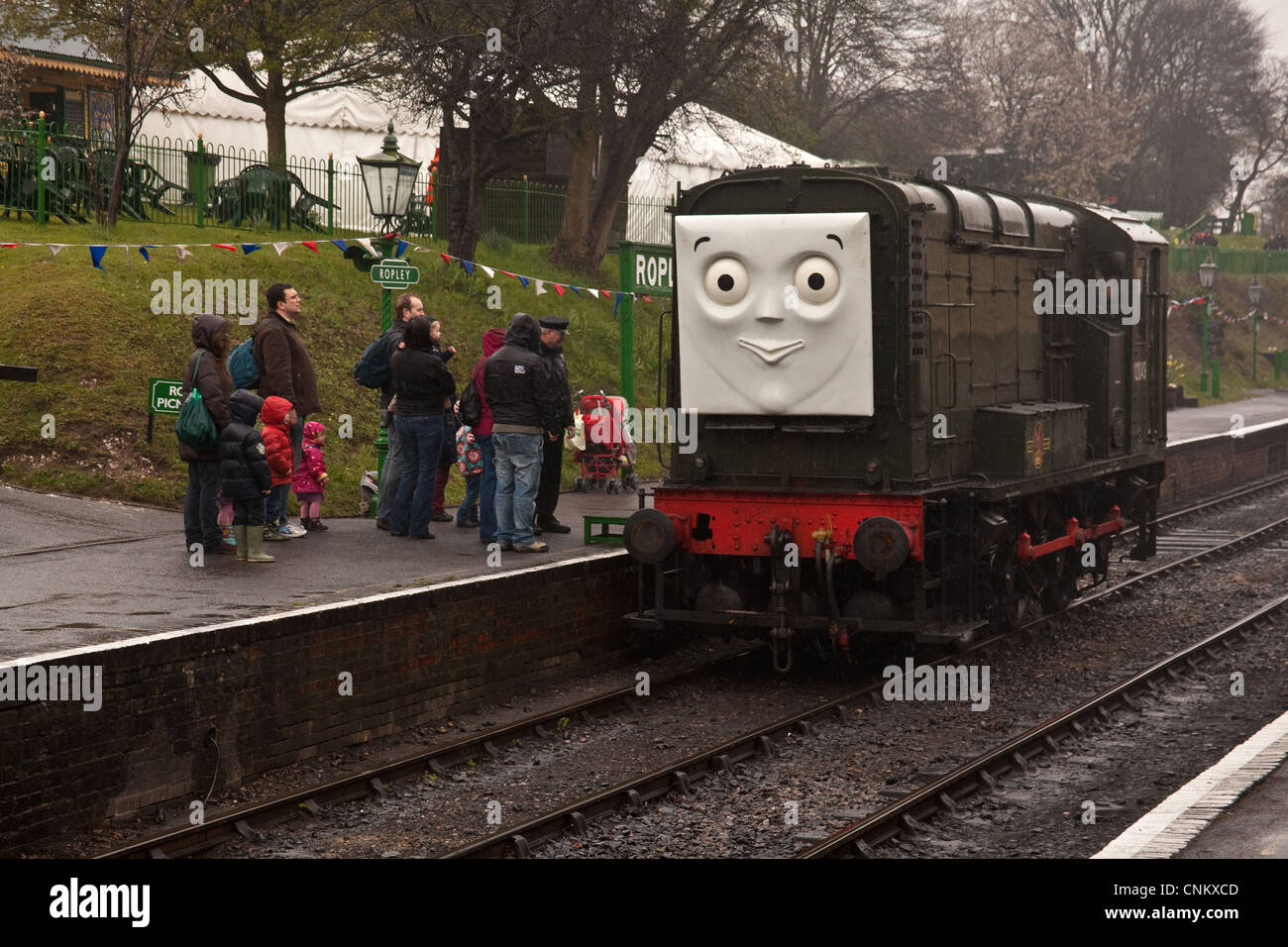 Diesel Train at Ropley Station on the Watercress Line, Mid-Hants ...