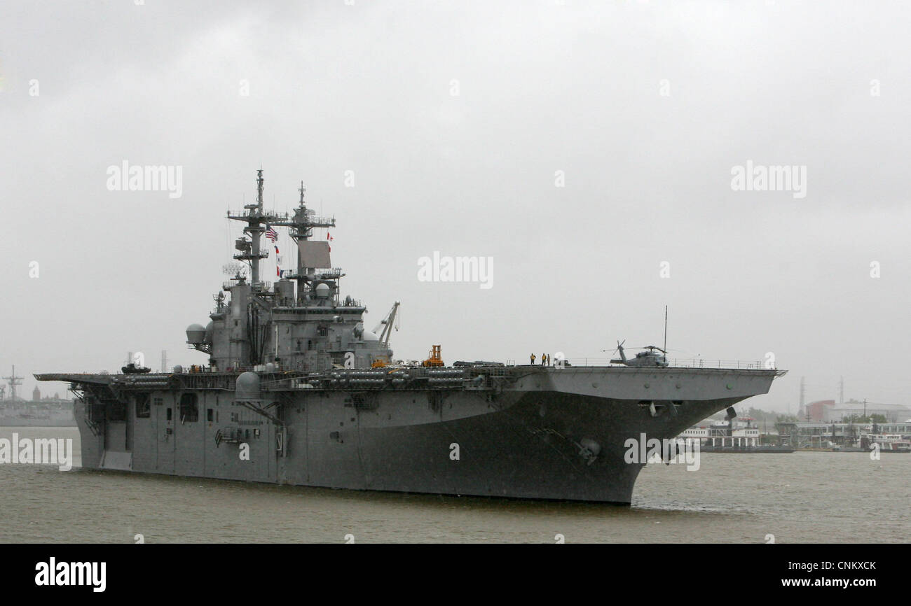 Uss wasp lhd 1 hi-res stock photography and images - Alamy