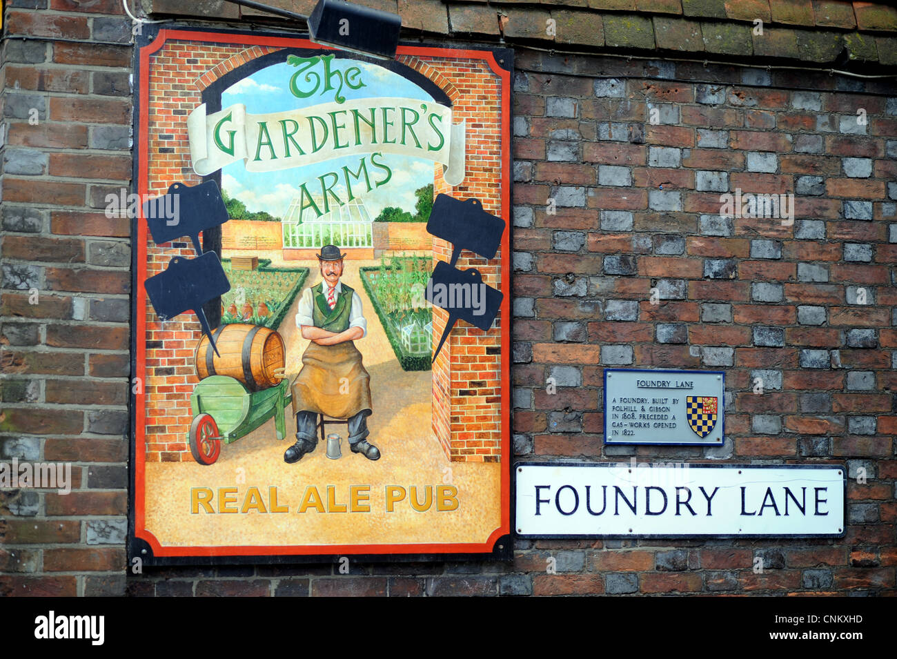 British pub signs hi-res stock photography and images - Alamy
