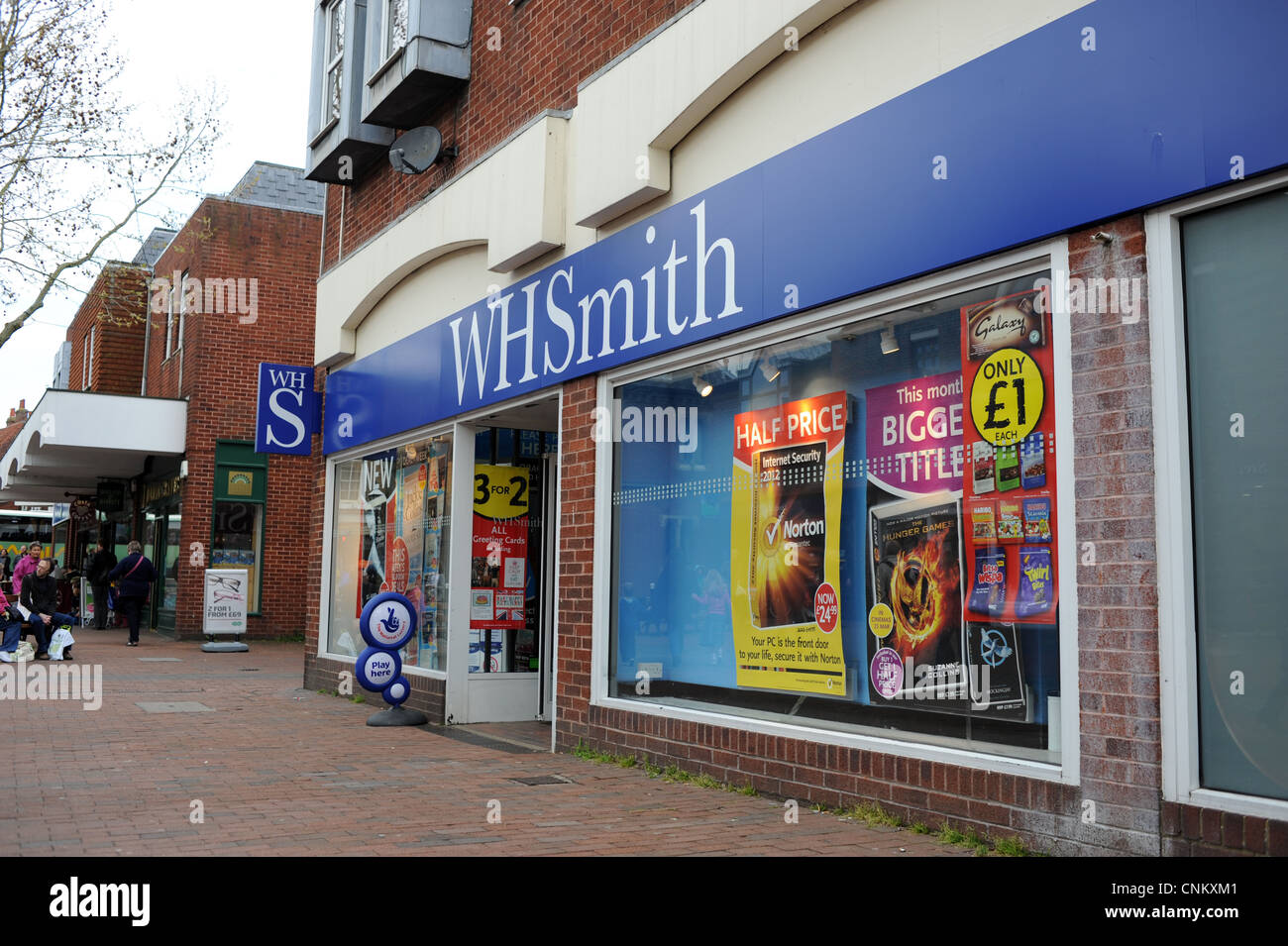 Wh smith shop hi-res stock photography and images - Alamy