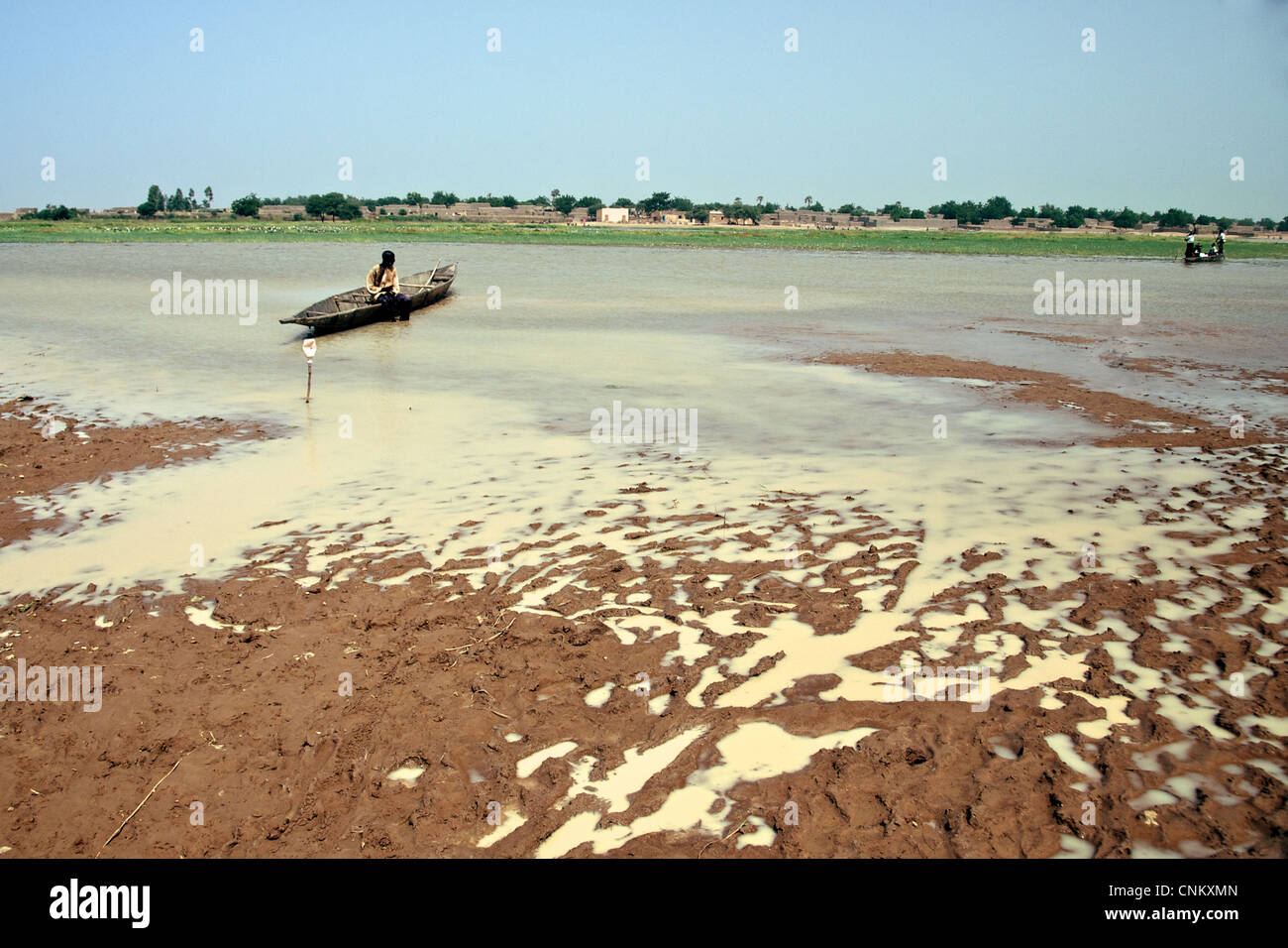 Mali men fish hi-res stock photography and images - Alamy