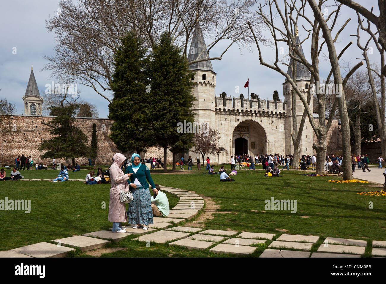 Entrance of Topkapi Saray Sarayi Palace, Sultanhamet, Istanbul, Turkey ...
