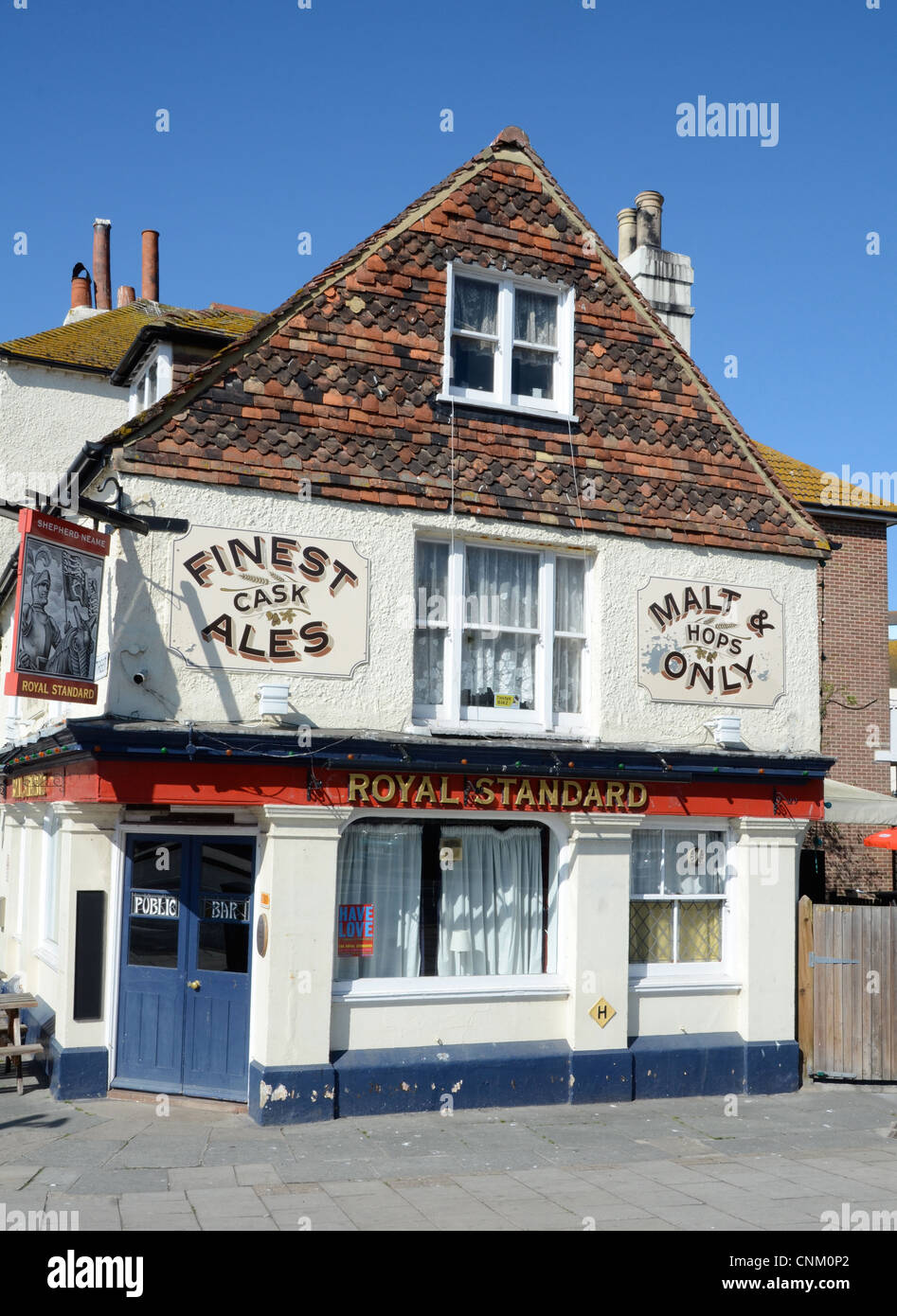 The royal standard pub hi-res stock photography and images - Alamy