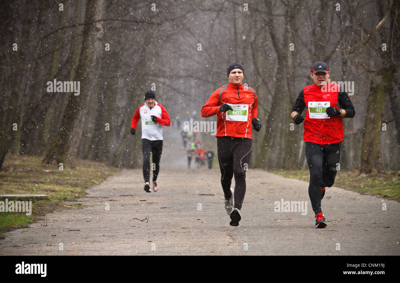 Run winter group hi-res stock photography and images - Alamy