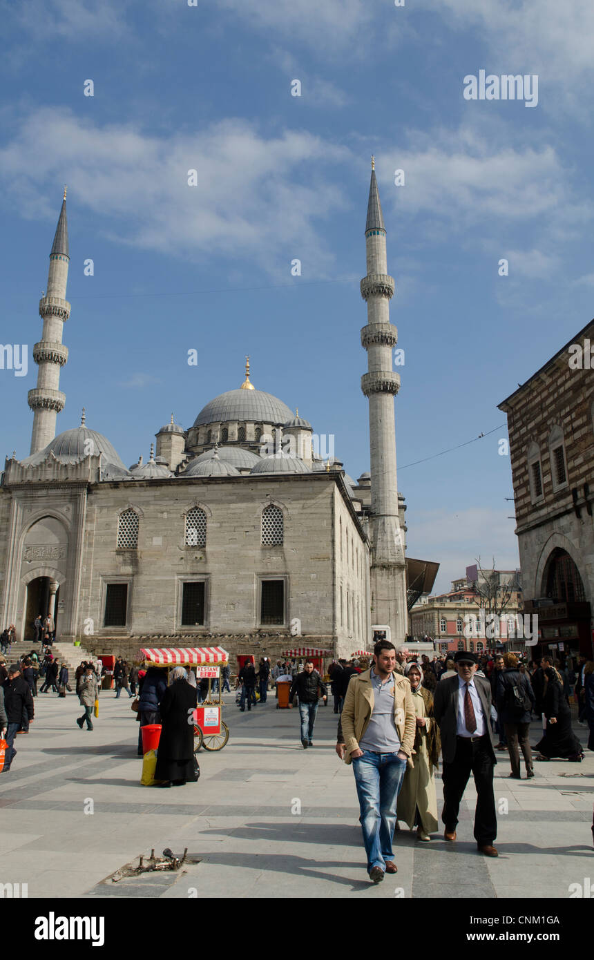 Yeni Mosque Istanbul Islamic Turkey Stock Photo - Alamy