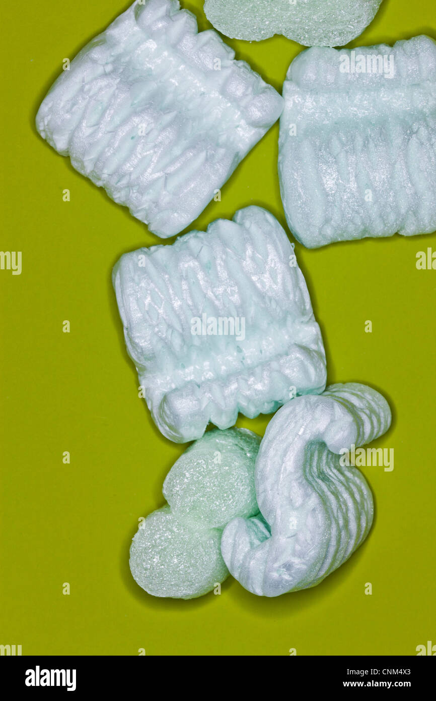 Packing peanuts hi-res stock photography and images - Alamy