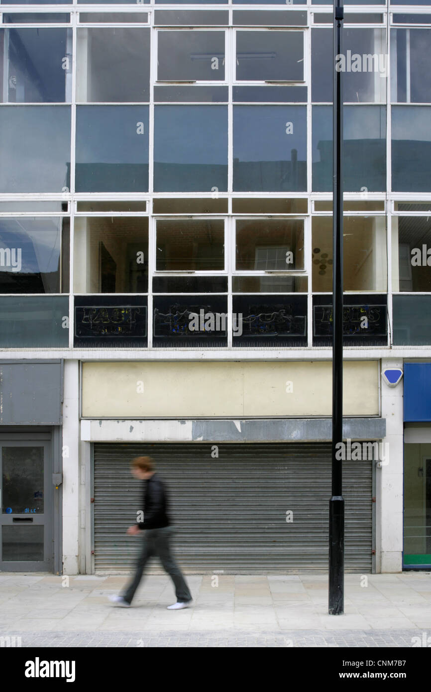 Vacant shop and offices Stock Photo - Alamy