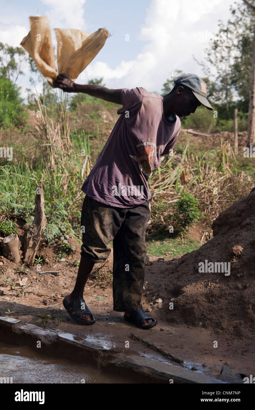 Local Kenyan artisanal miners dig for gold at the abandoned Macalder ...