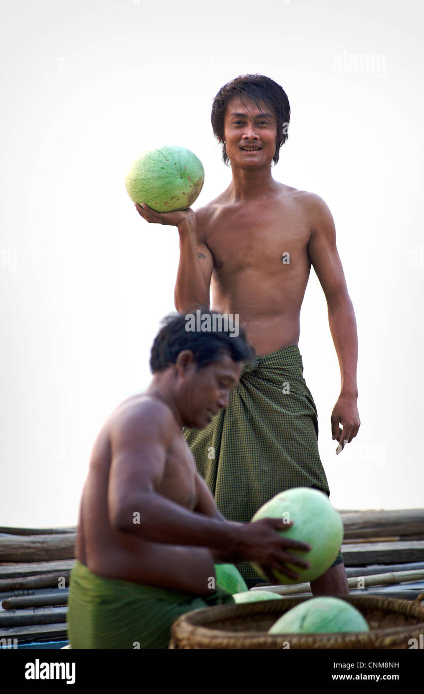 Burmese men hi-res stock photography and images - Alamy