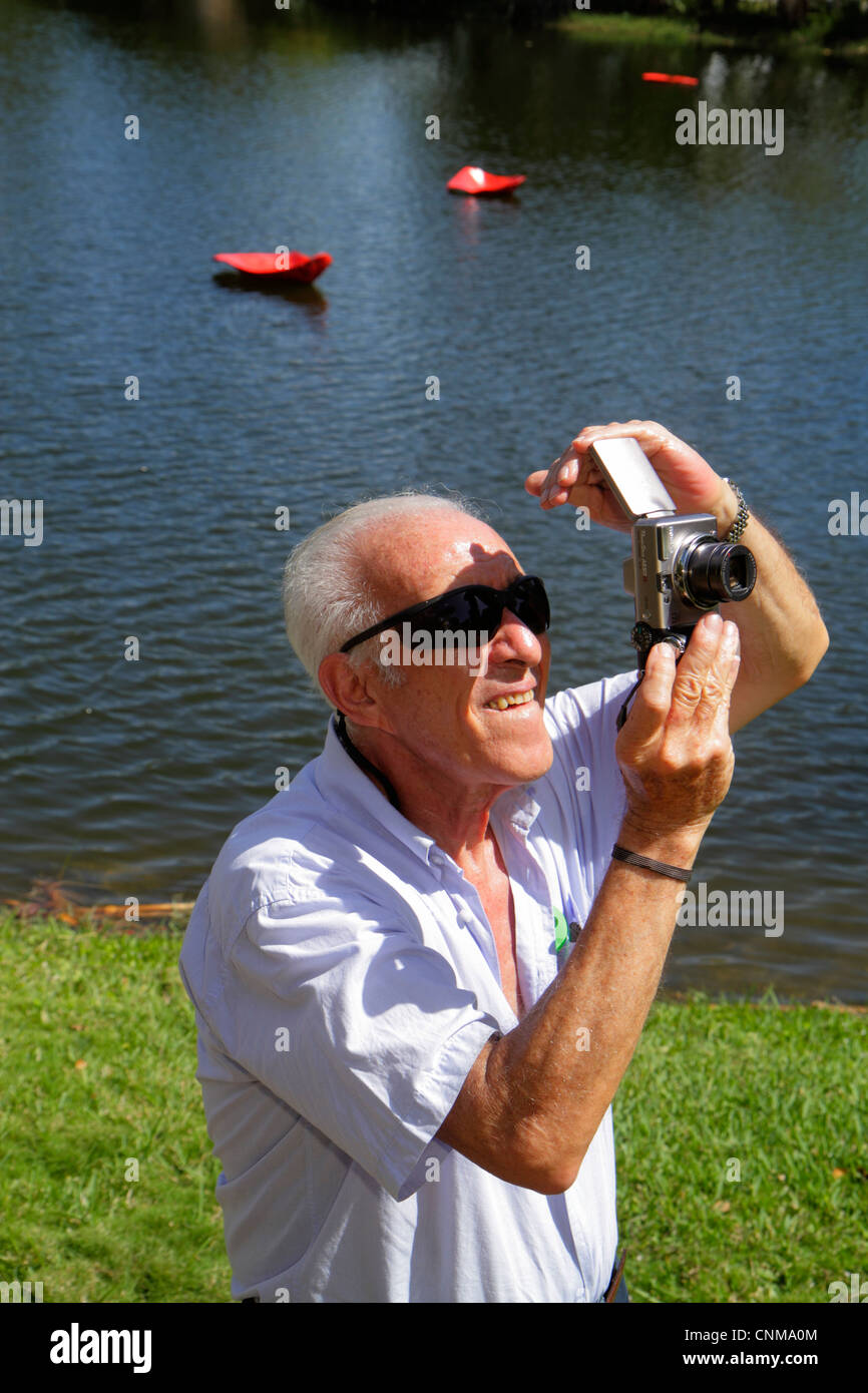 Elderly man men hi-res stock photography and images - Alamy