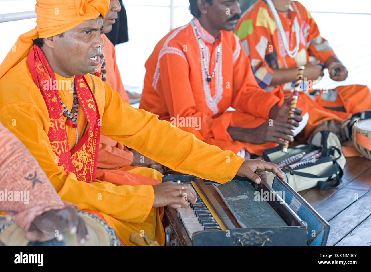 Hindu musicians singing ragas hi-res stock photography and images - Alamy