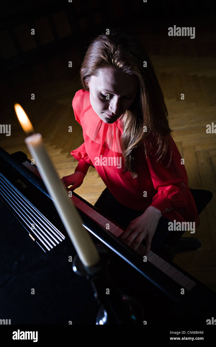 Female pianist hi-res stock photography and images - Alamy
