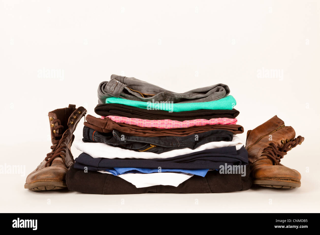 Secondhand clothes pile hi-res stock photography and images - Alamy