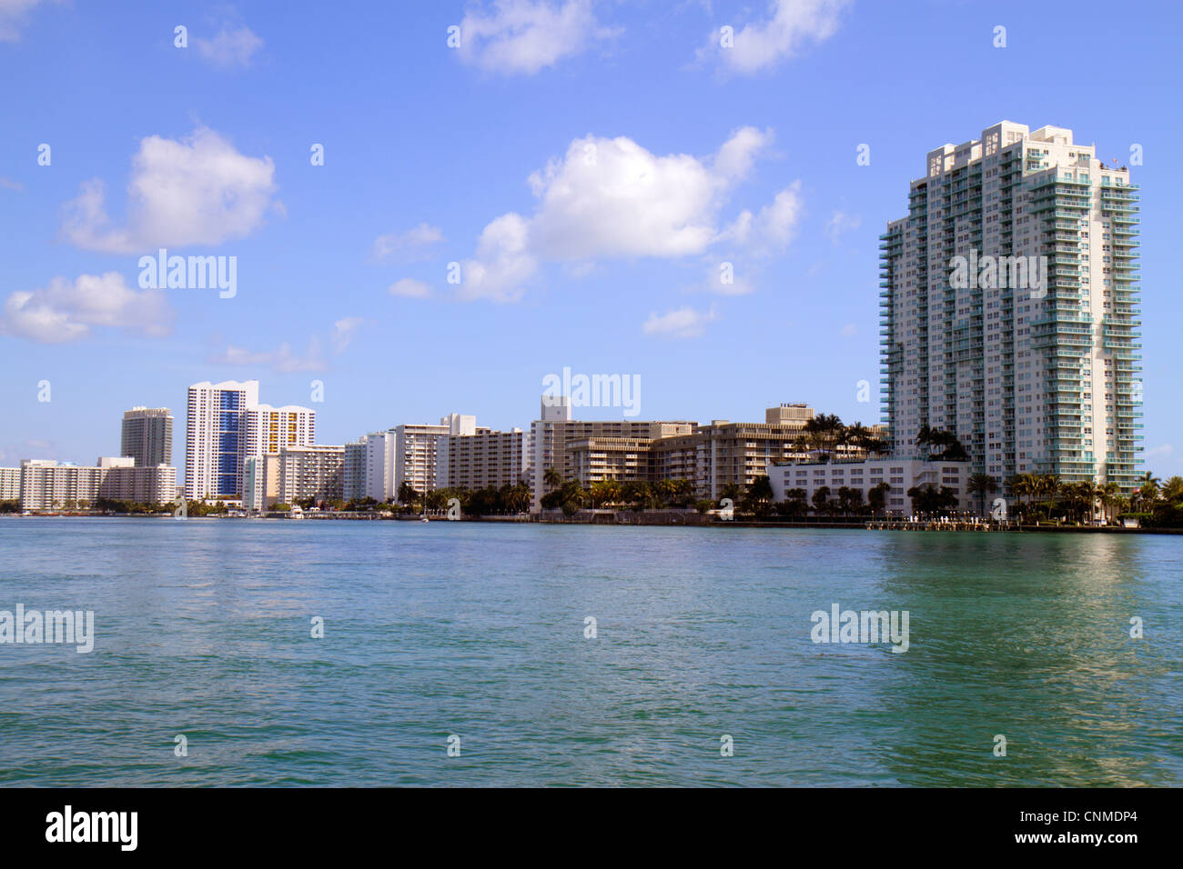 High rise skyline hi-res stock photography and images - Alamy
