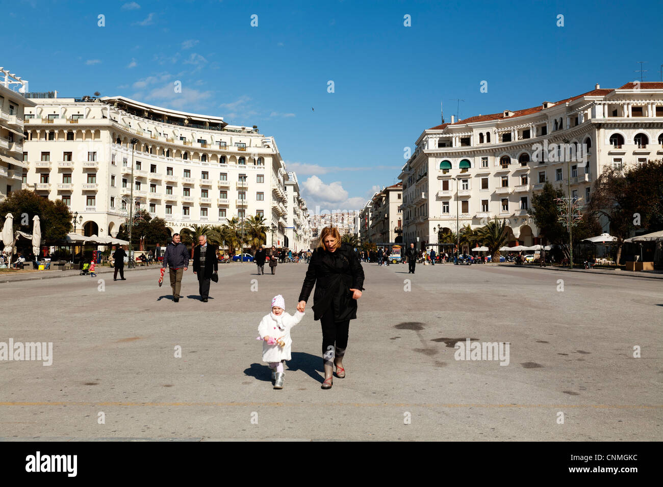Daily relaxing moments to Aristotelous (Aristotle) Square. Thessaloniki ...