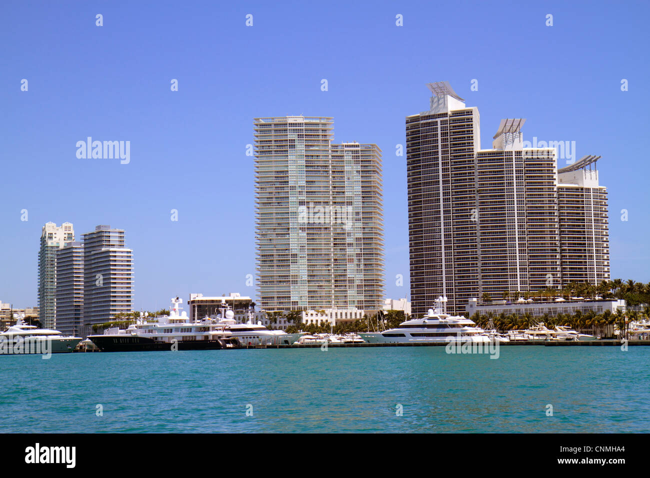 The waterfront of high rise building hi-res stock photography and ...