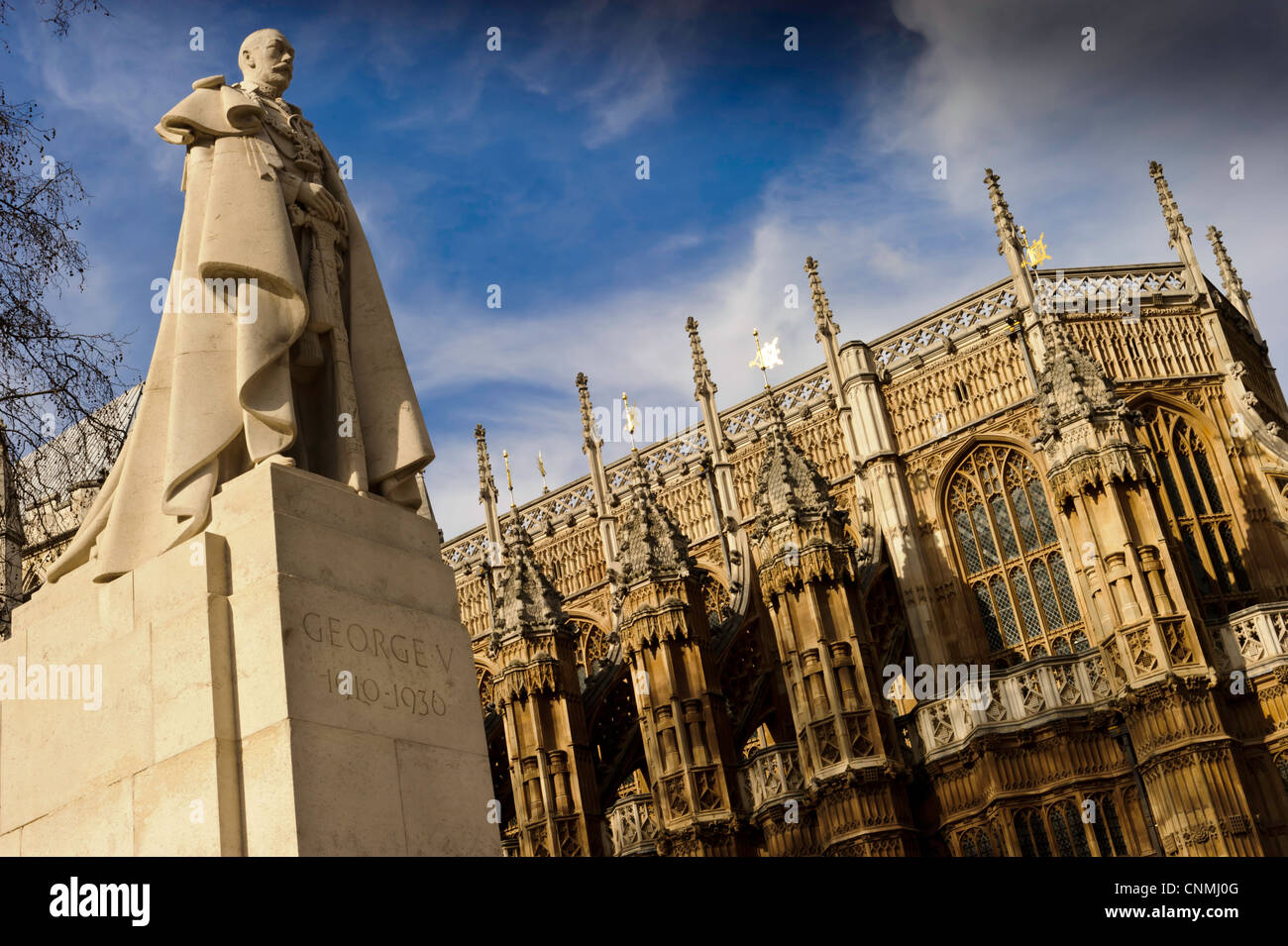 King george v statue hi-res stock photography and images - Alamy