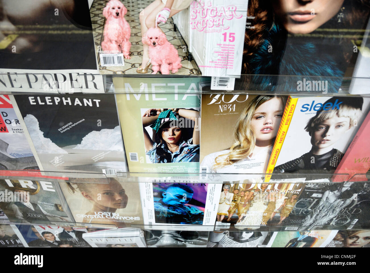 Fashion magazines hi-res stock photography and images - Alamy