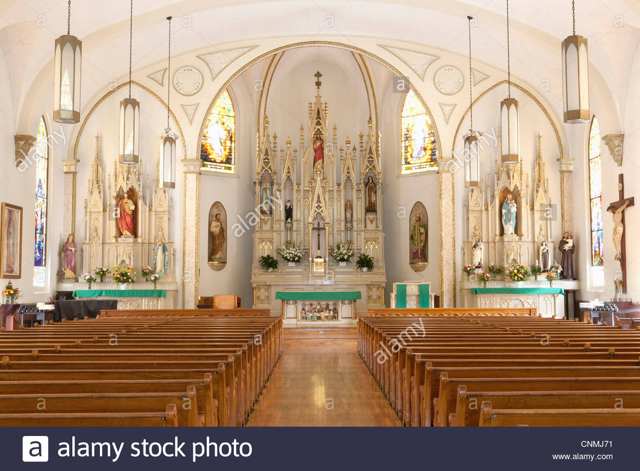 Catholic Church Altar Stock Photos & Catholic Church Altar Stock Images ...