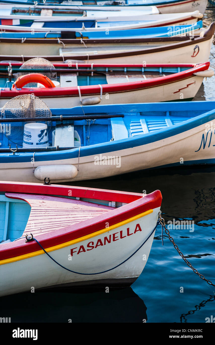 Boats on lake hi-res stock photography and images - Alamy