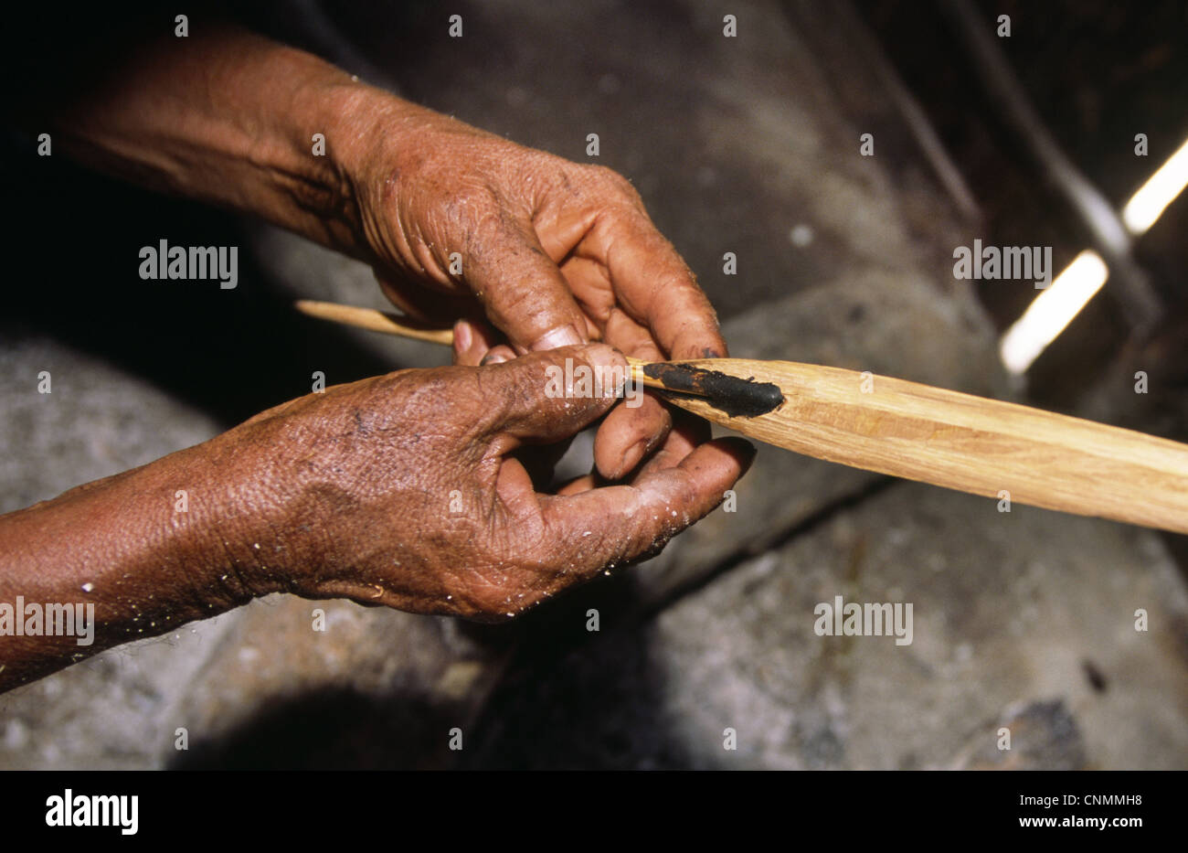 Indian arrows hi-res stock photography and images - Alamy