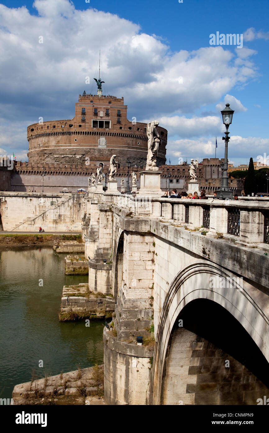 City view of Rome, Italy with old buildings, monuments, art. Roma ...