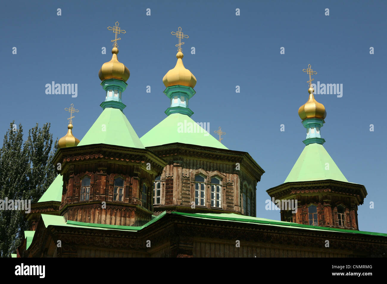 Traditional wooden russian orthodox holy trinity cathedral hi-res stock ...