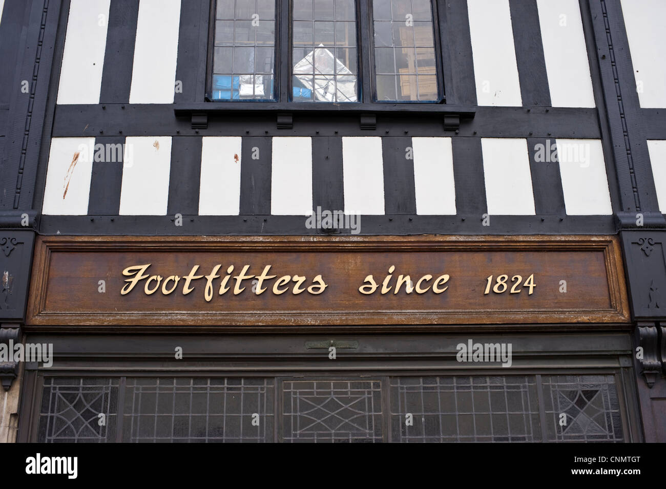 Uk shoe shops hi-res stock photography and images - Alamy
