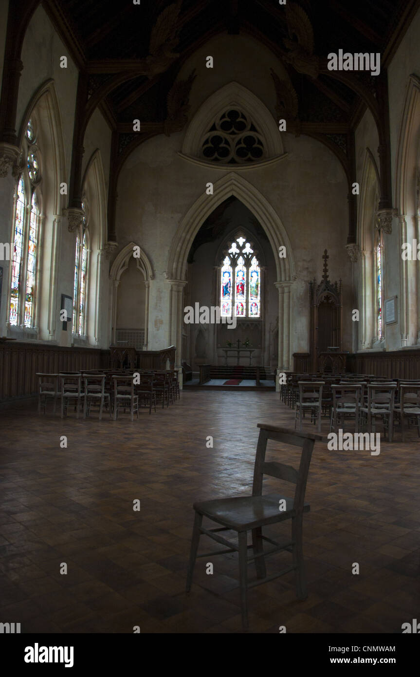 Empty church interior hi-res stock photography and images - Alamy