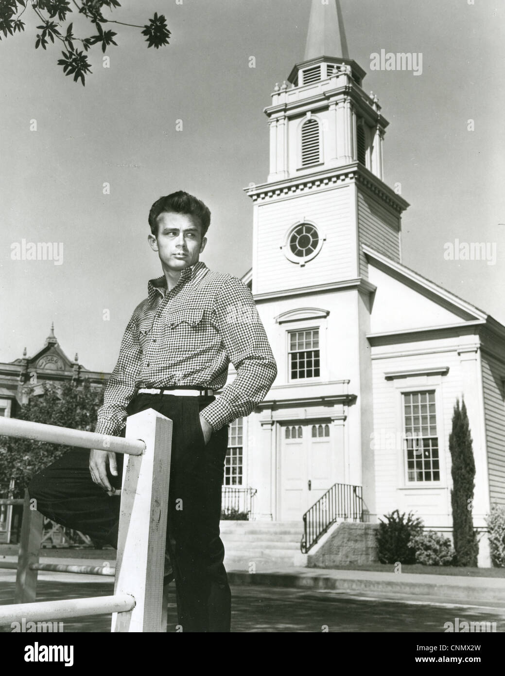 JAMES DEAN (1931-1955) US film actor in 1955 Stock Photo - Alamy