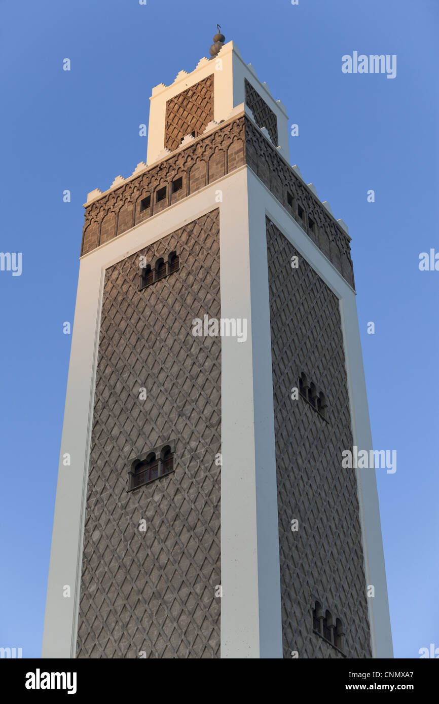 Mosque minaret in coastal city, Mohammed V Mosque, Tangier, Morocco ...