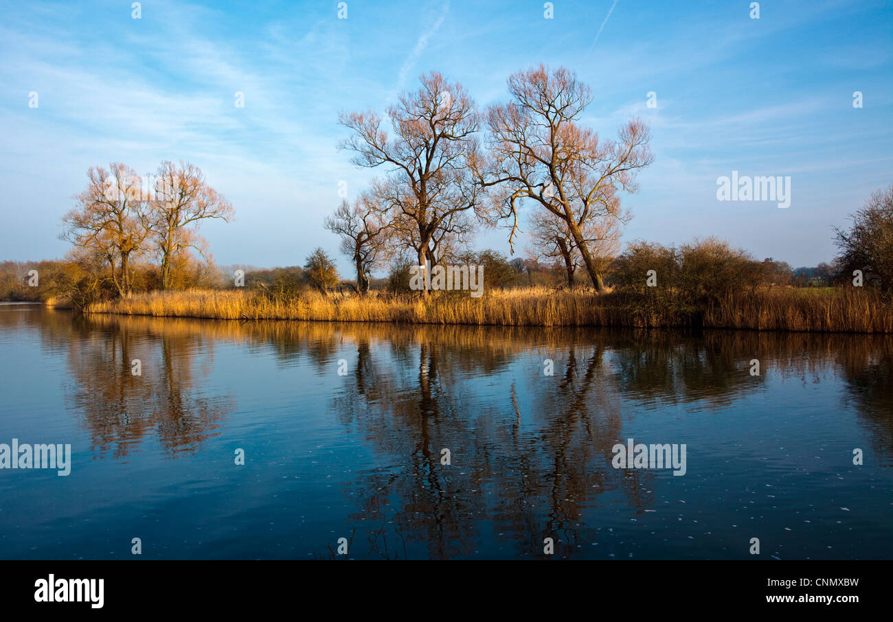 Rivers in the chilterns uk hi-res stock photography and images - Alamy