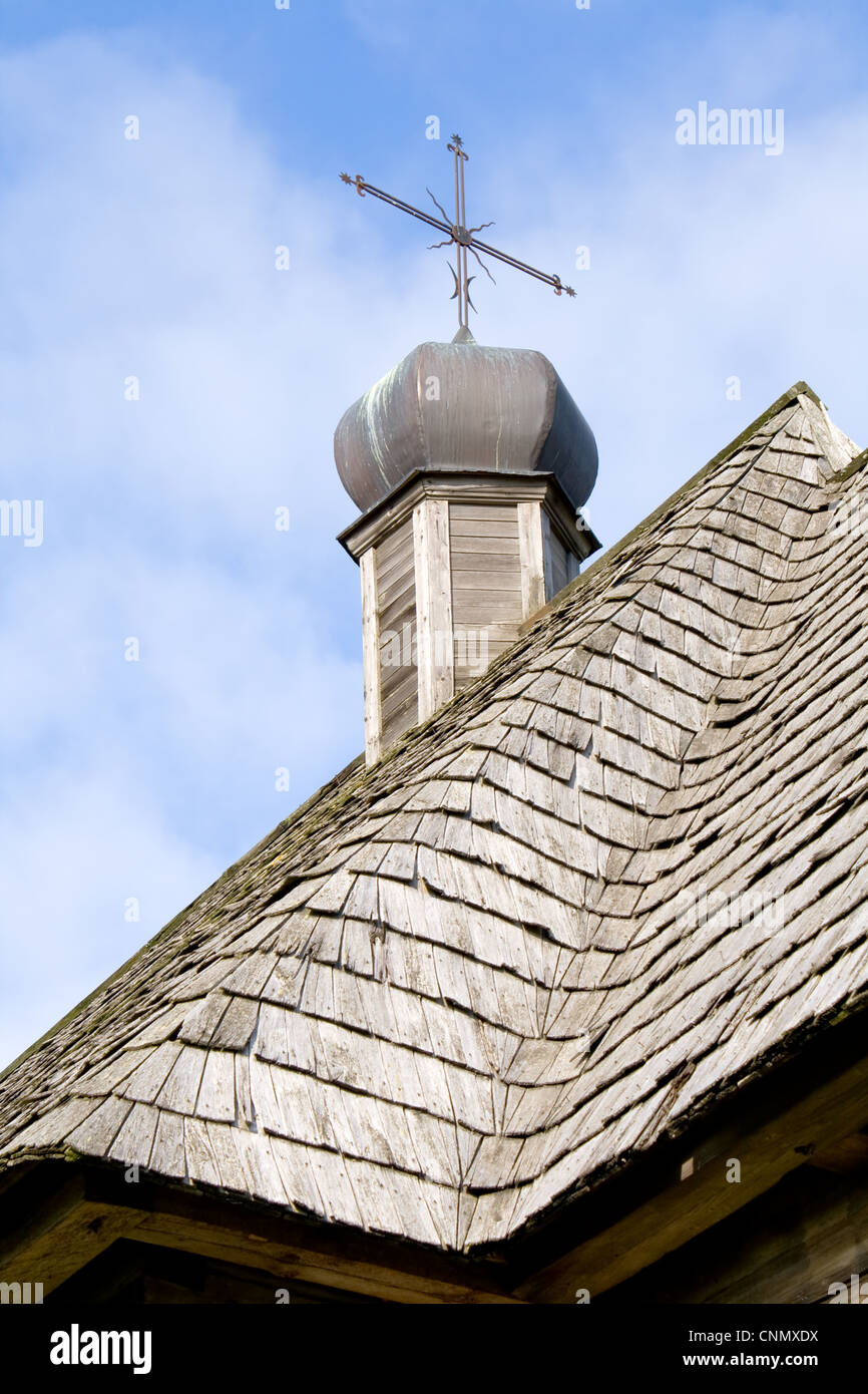 Old blue house with roof hi-res stock photography and images - Alamy