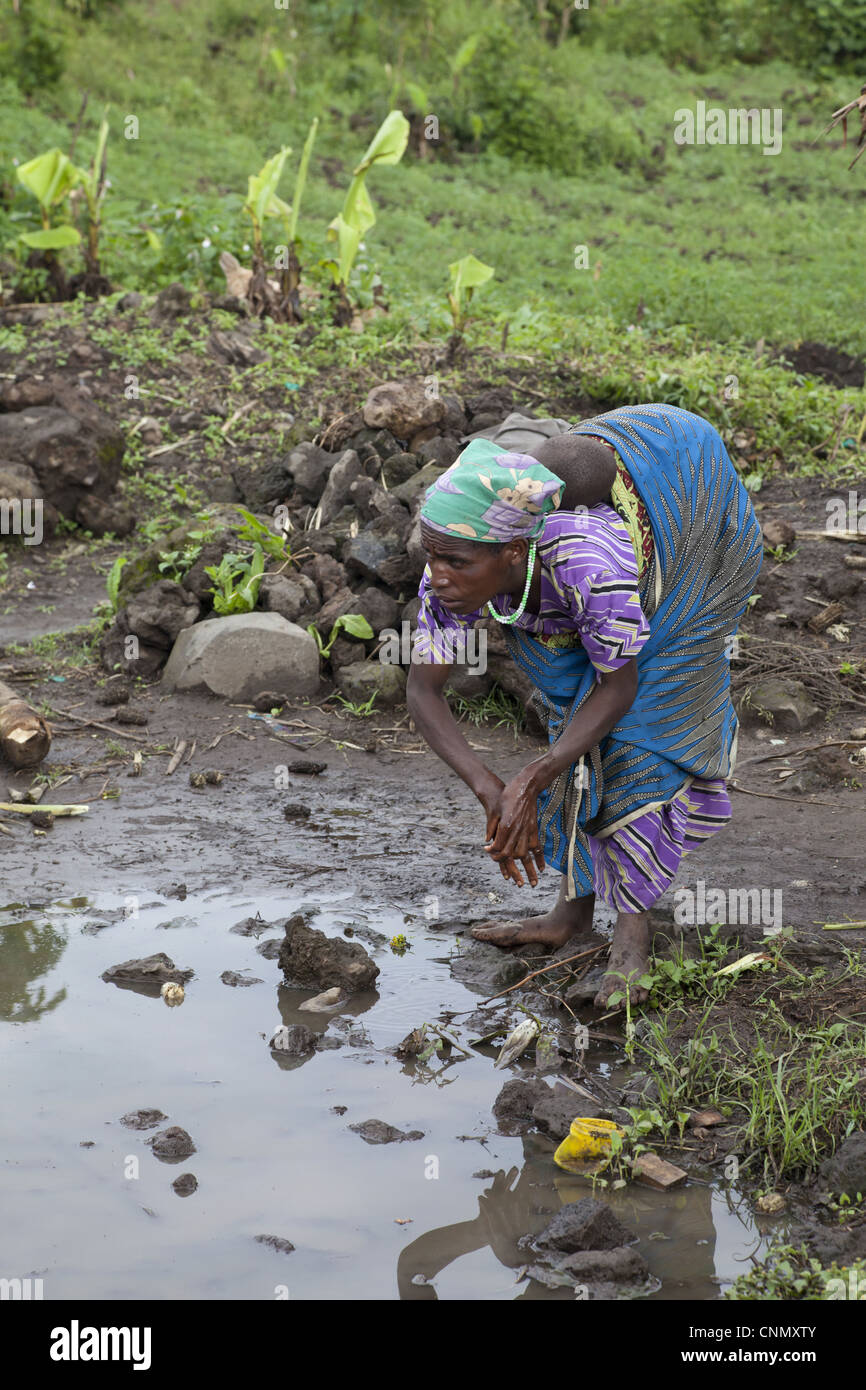 Uganda pygmies hi-res stock photography and images - Alamy