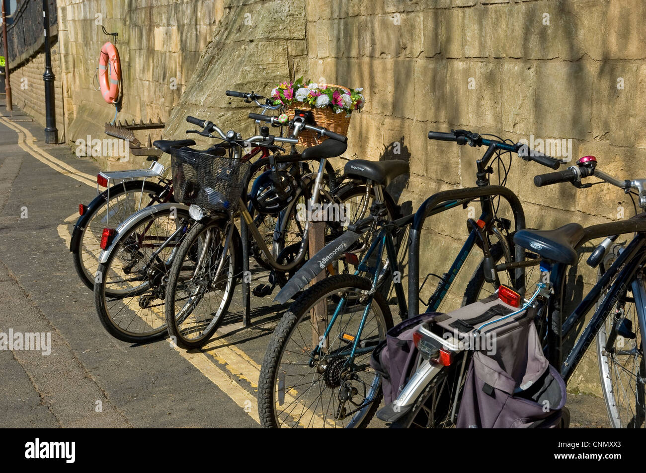 Commuter bikes hi-res stock photography and images - Alamy