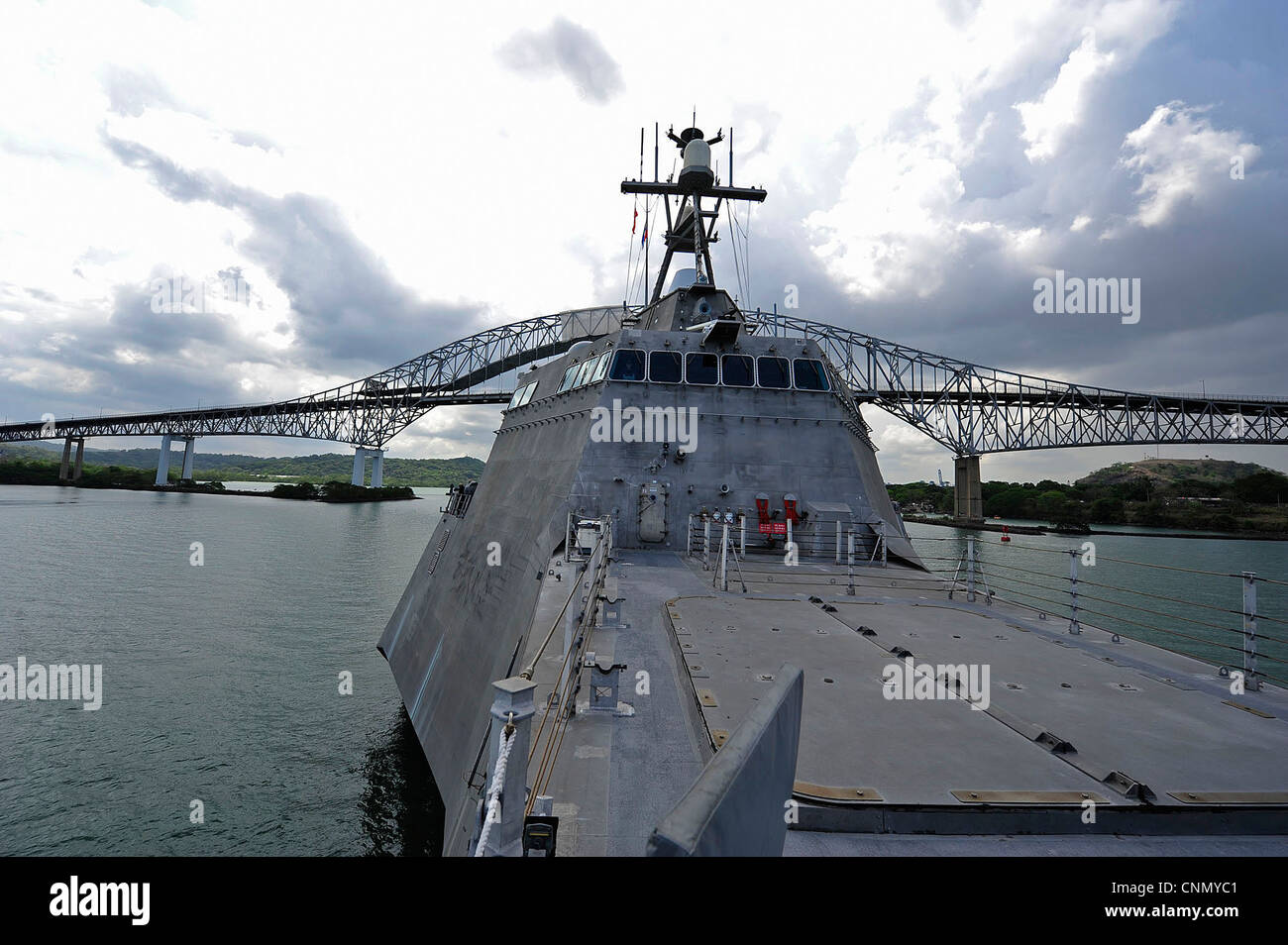 Lcs 2 homeport hi-res stock photography and images - Alamy