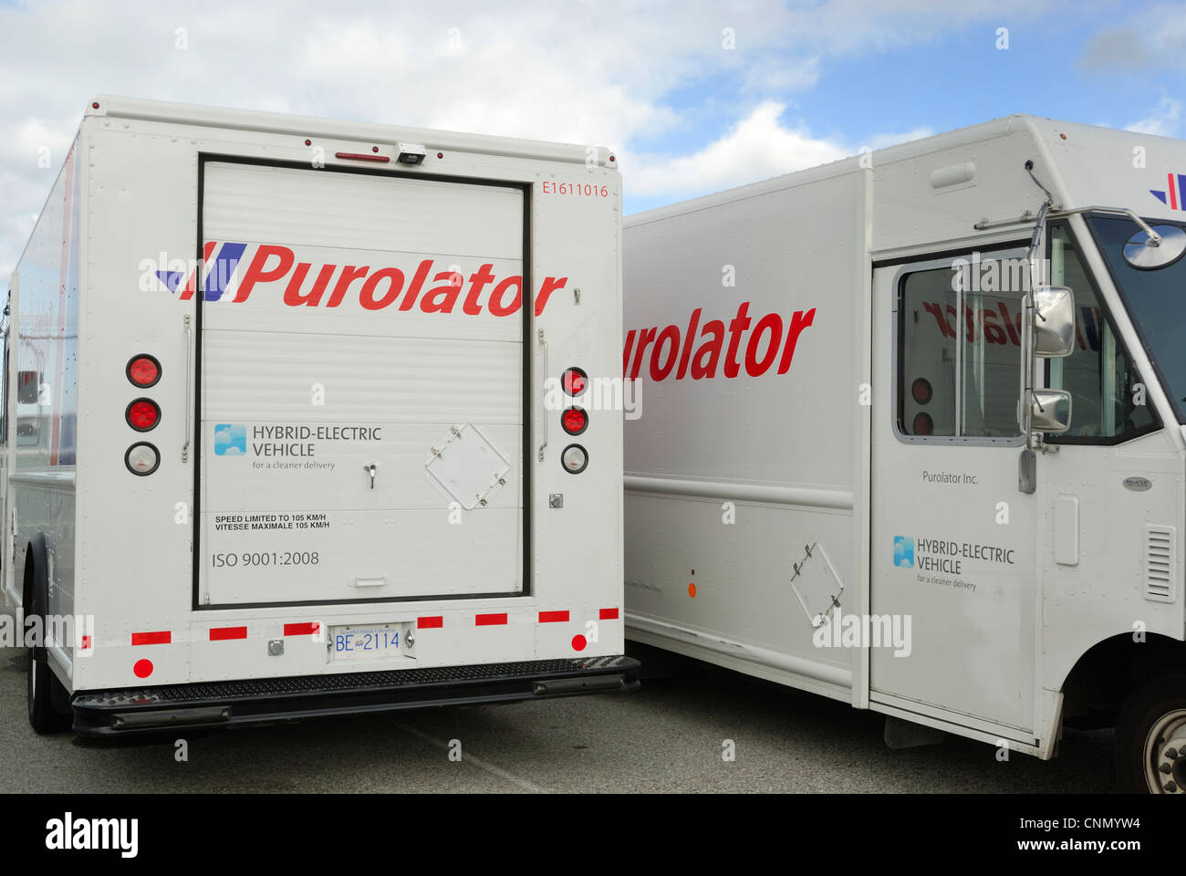 Purolator truck hi-res stock photography and images - Alamy