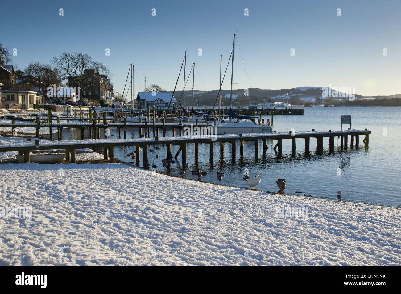 Snow covered lakeside and jetty, Lake Windermere, from Ambleside, Lake ...