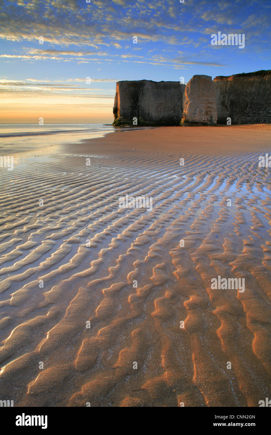 View of sandy beach and chalk cliffs at sunrise, Botany Bay, Kent ...