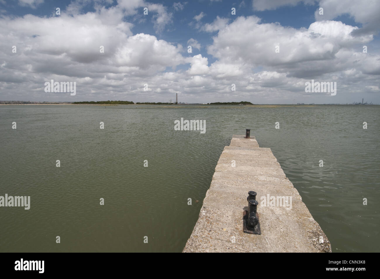 Harbour arm, River Medway, Riverside Country Park, Rainham, Gillingham ...